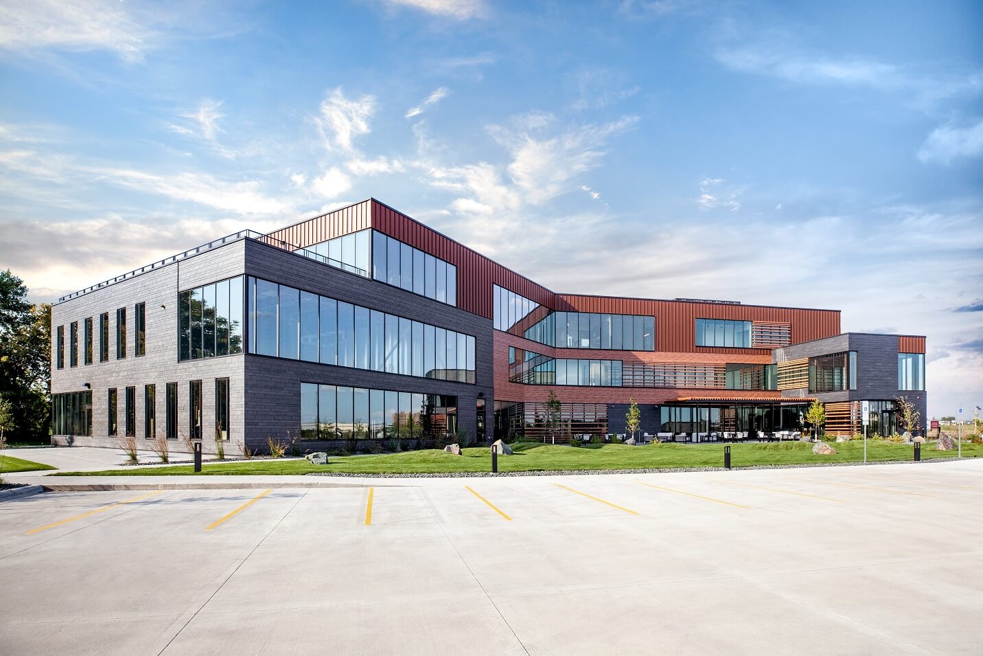 Enclave Headquarters, Fargo, North Dakota | Cupa Pizarras