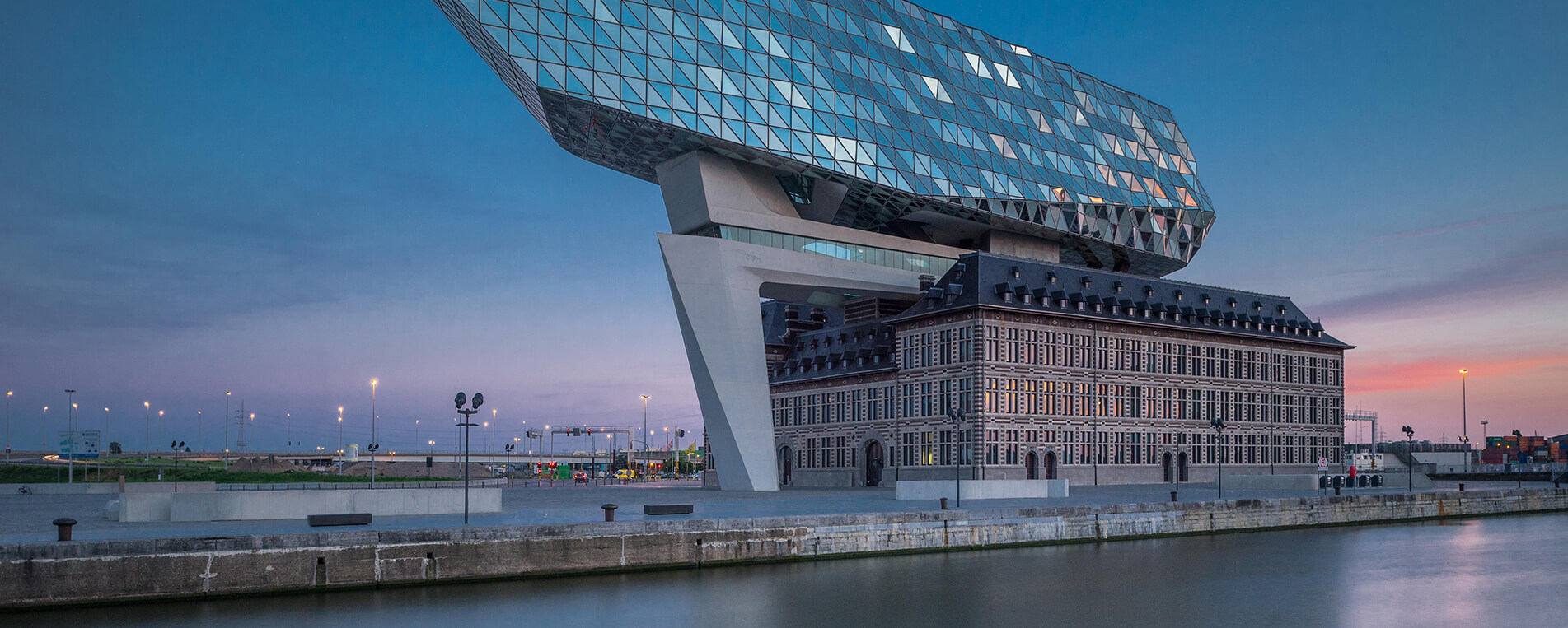 Zaha Hadid Port House | Cupa Pizarras